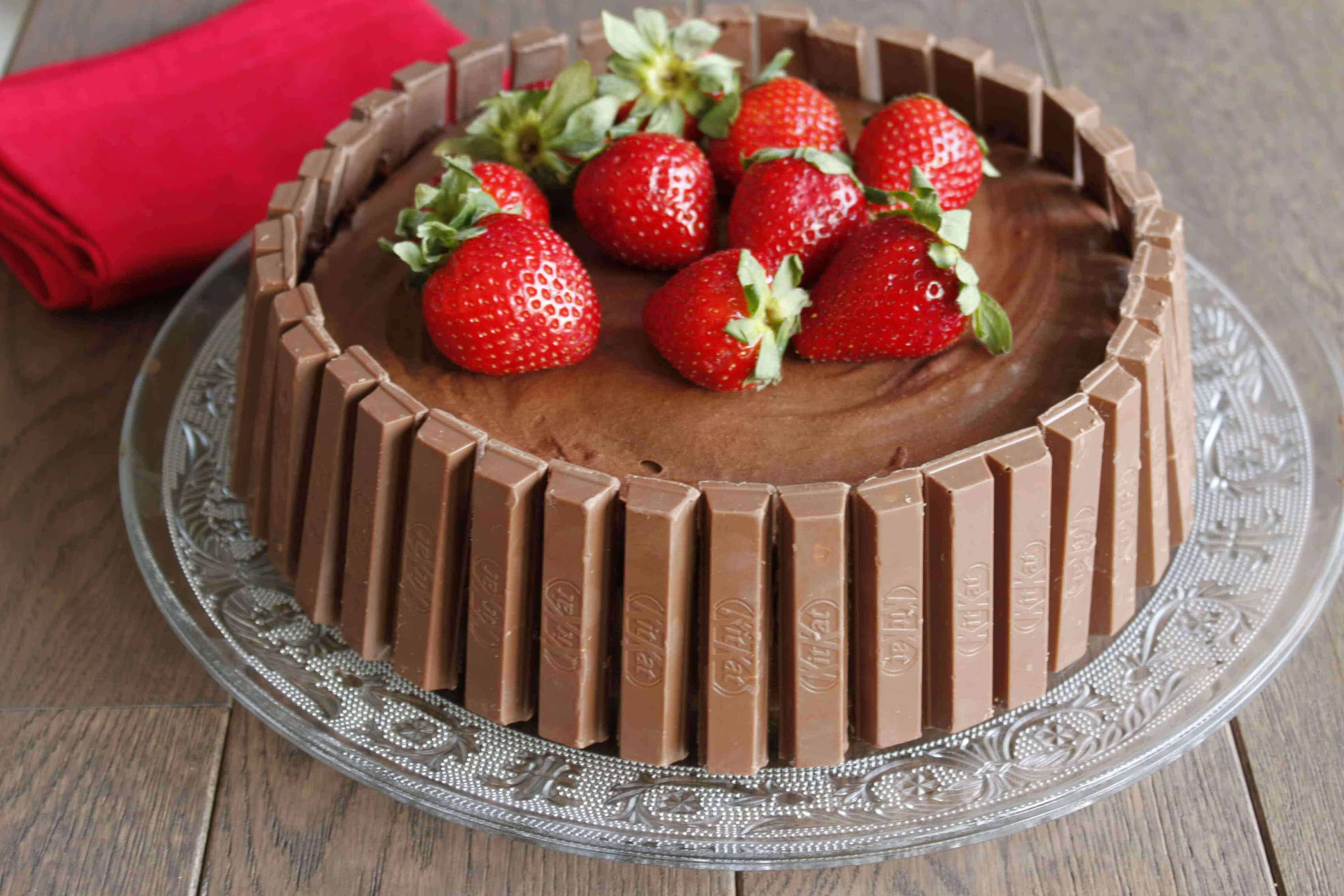 KitKat® Birthday Cake Recipe | KitKat Arabia